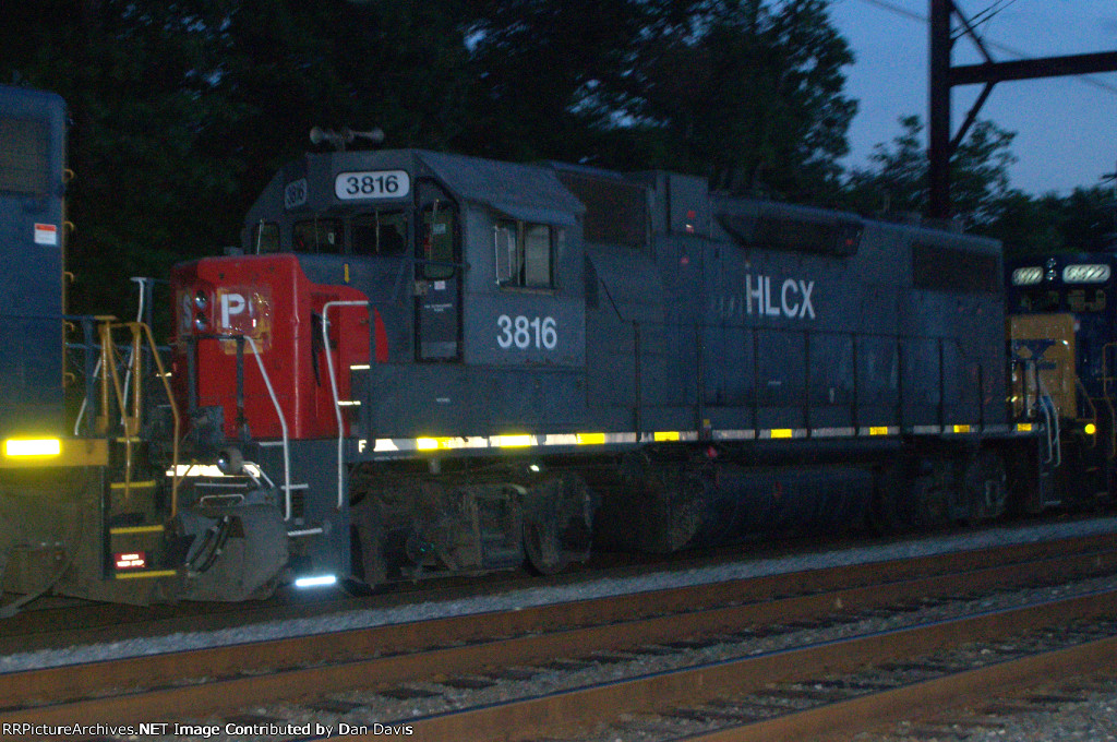 HLCX GP38-2 3816 in SP paint on Q417-25